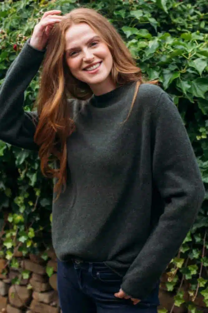 Corry Raglan Sweater Caspian - Eribé Knitwear Design Scotland